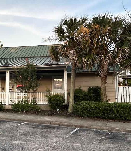 Eat To Your Heart’s Content At This Legendary No-Frills Buffet In South Carolina