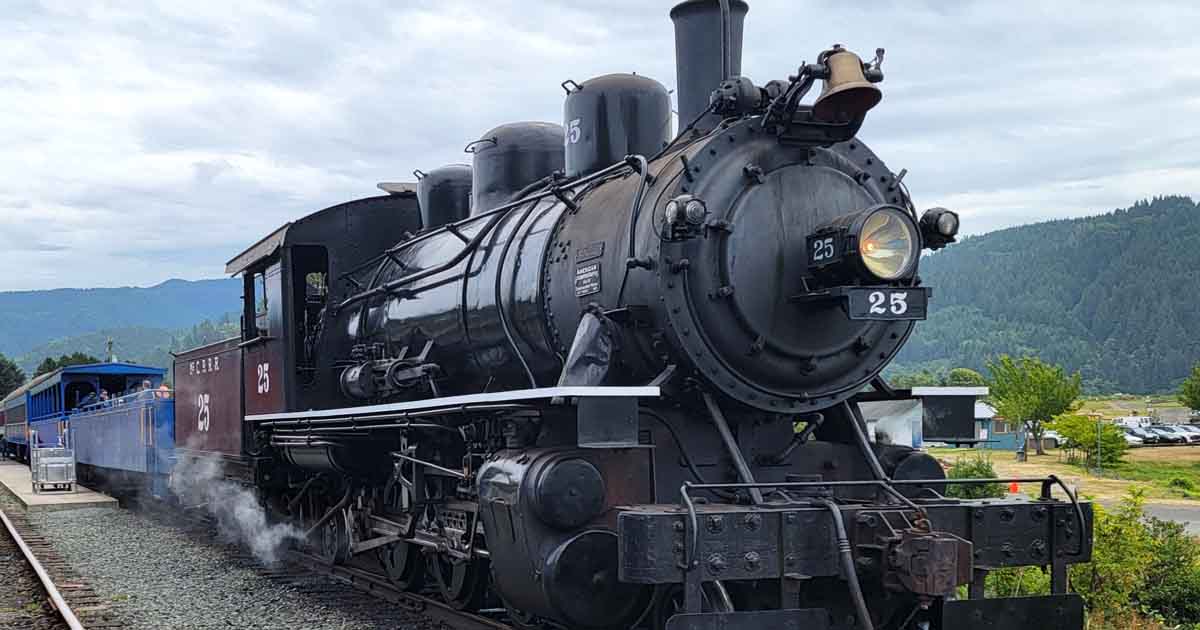 This Dreamy Train Ride In Oregon Operates All Year Long And It's Simply ...