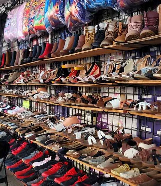 sprawling arizona flea market ftr