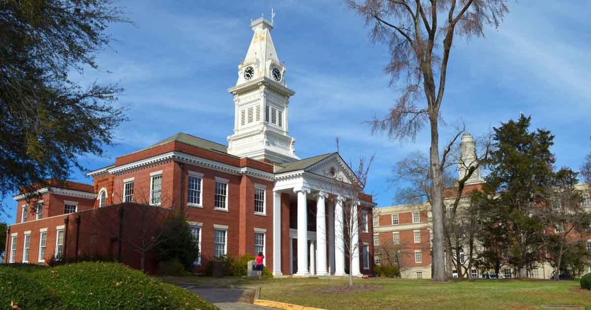 This Charming Georgia Small Town Is The Ultimate Stress-Free Escape