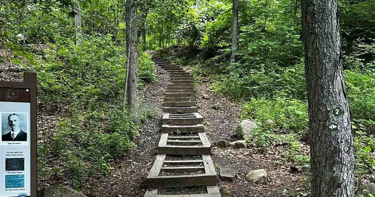 The Stunning Trail In Connecticut You'll Want To Hike Again And Again