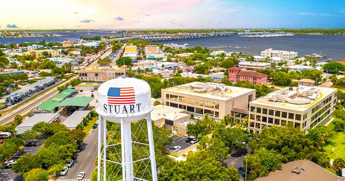 This Tiny Florida Town Turned Retirement Into A Never-Ending Vacation