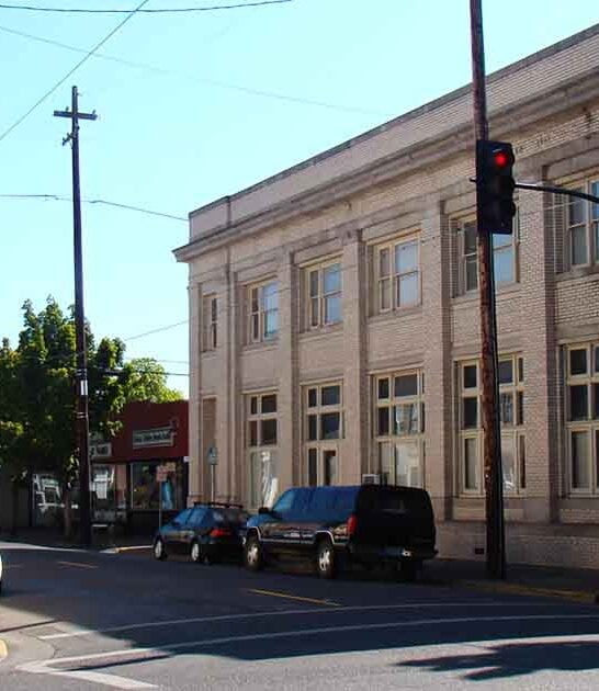 underrated oregon town retirees ftr