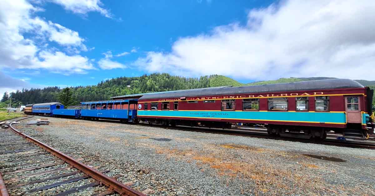 Hop Aboard This Year-Round Oregon Train Ride For Some Of The Stunning ...