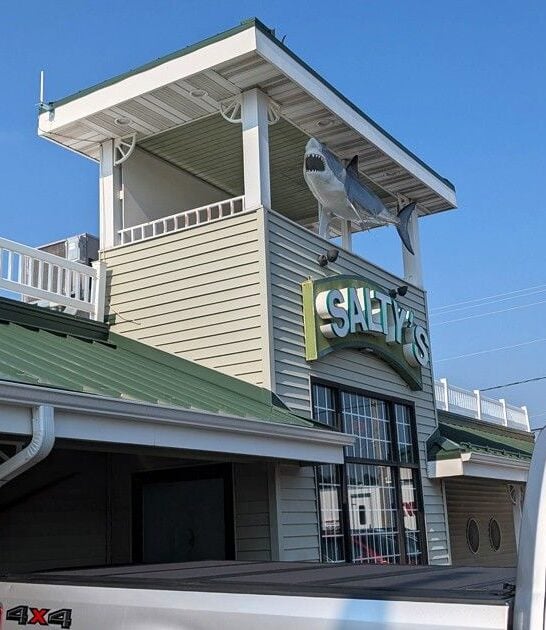 You’d Never Guess These 7 Wisconsin Restaurants Have The Best Seafood Around