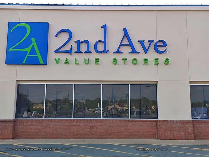 That bold blue and green sign is basically a beacon calling every savvy shopper within a ten-mile radius.