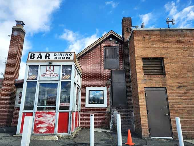 That "BAR DINING ROOM" sign has been calling people in off River Road for longer than most of us can remember.