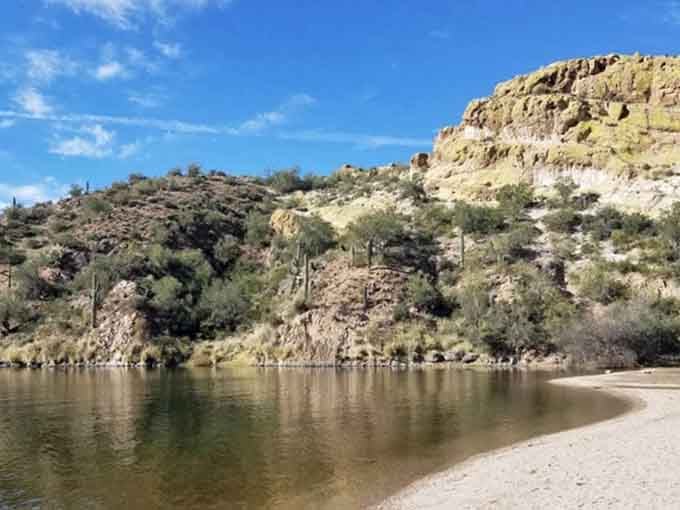 This sandy shoreline proves the desert has been holding out on us all along.