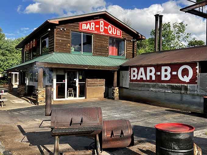 Those barrel smokers out front aren't just for show, they're the opening act for something truly magnificent inside.
