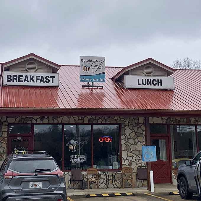 That red metal roof and "Come on in" sign aren't just decoration, they're a genuine promise kept daily.