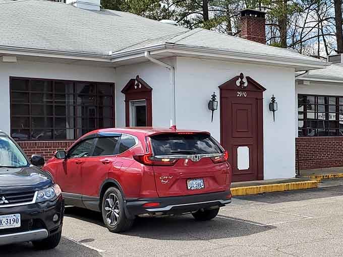 That dark red door at 2910 South Crater Road has been welcoming hungry folks for decades, no reservations needed.