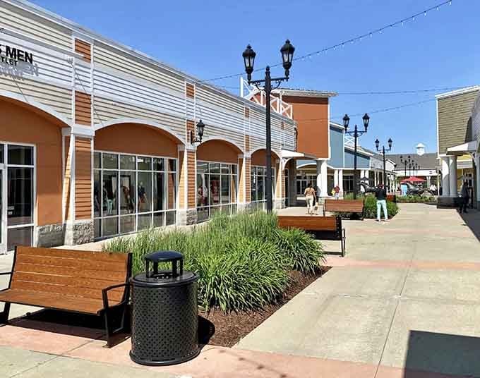 Wide walkways and thoughtful landscaping create a village-like atmosphere where your shopping bags won't constantly bump into innocent bystanders or decorative planters.