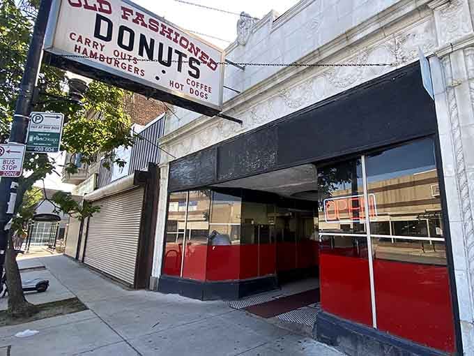 That sign has been calling hungry Chicagoans off the sidewalk for decades, and it still works perfectly.