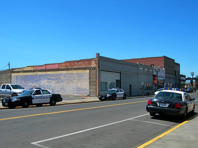 A sun-drenched Yakima Valley town where your retirement dollars stretch further than the wide-open horizon.