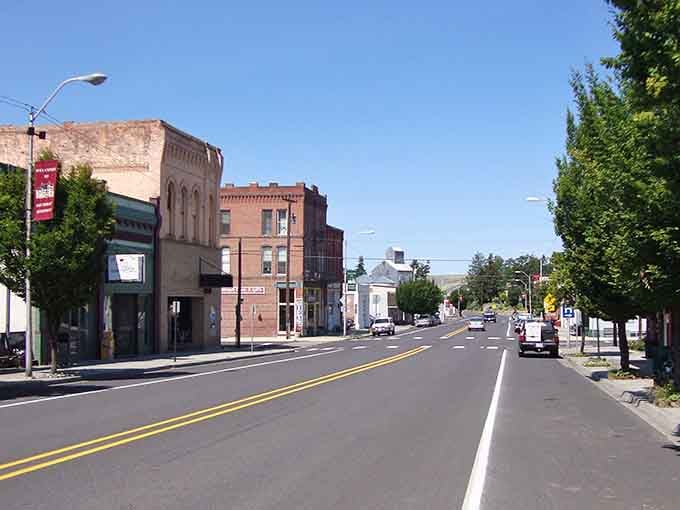 Main Street Pomeroy moves at its own unhurried pace, where handsome brick storefronts and leafy trees make every stroll feel genuinely restorative.