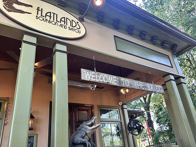 That charming cottage exterior hides some serious Louisiana cooking talent, and your GPS isn't playing tricks on you.