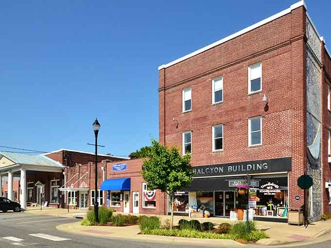 Mathews, Virginia: where the streets are quiet, the sky is wide, and life moves at a pace your doctor would approve of.