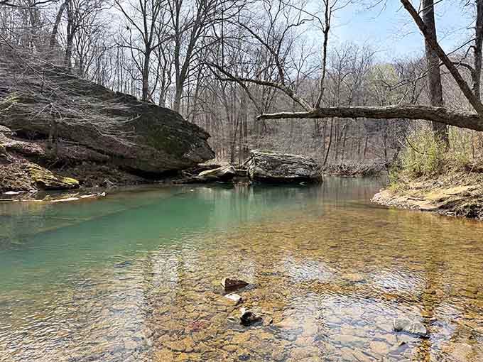 Towering sandstone bluffs and glassy water. Illinois has been holding out on all of us.