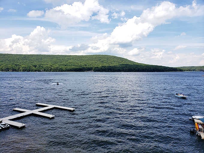 Open water, a couple of boats, and not a single email in sight. Deep Creek Lake gets it.