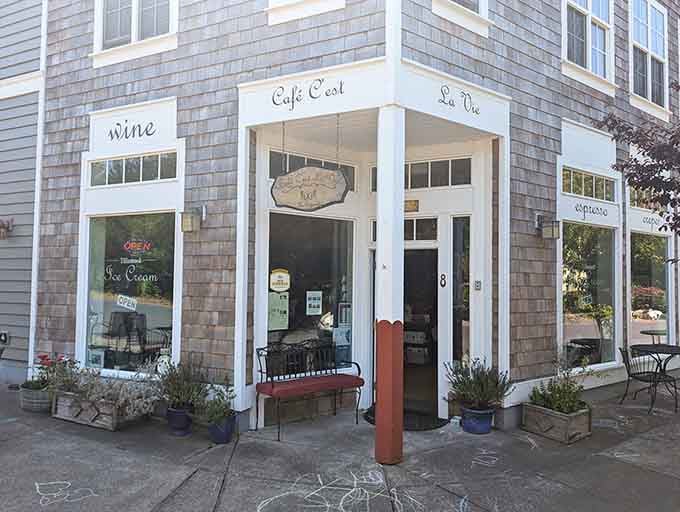 Café C'est La Vie brings a little French charm to the Oregon coast, and somehow it fits perfectly.