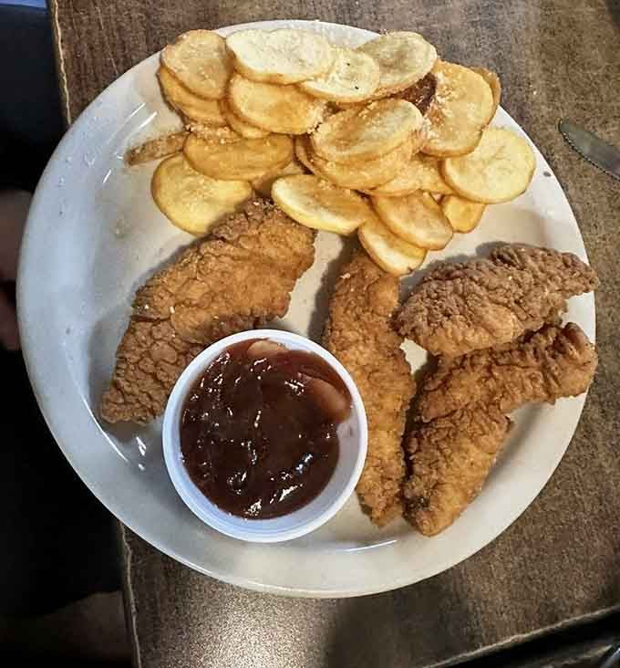 Chicken strips and chips prove that Franks Diner does lunch just as well as it does breakfast.