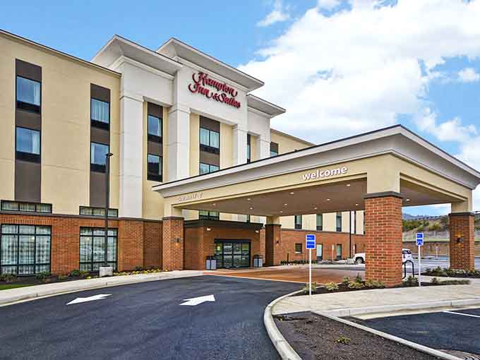 Hampton Inn and Suites Grants Pass: clean, comfortable, and ready to welcome you after a full day on the Rogue.