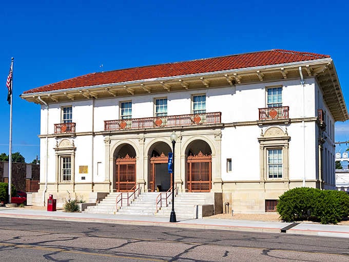 La Junta's post office building showcases Spanish Colonial Revival architecture that puts modern strip malls to shame.