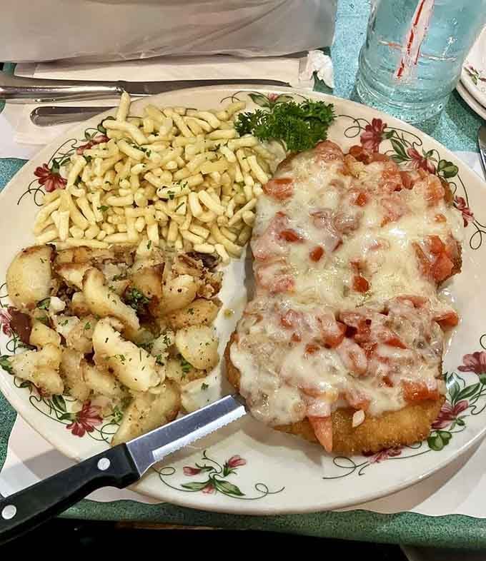 When a plate looks this good, you stop scrolling, sit down, and order one immediately.