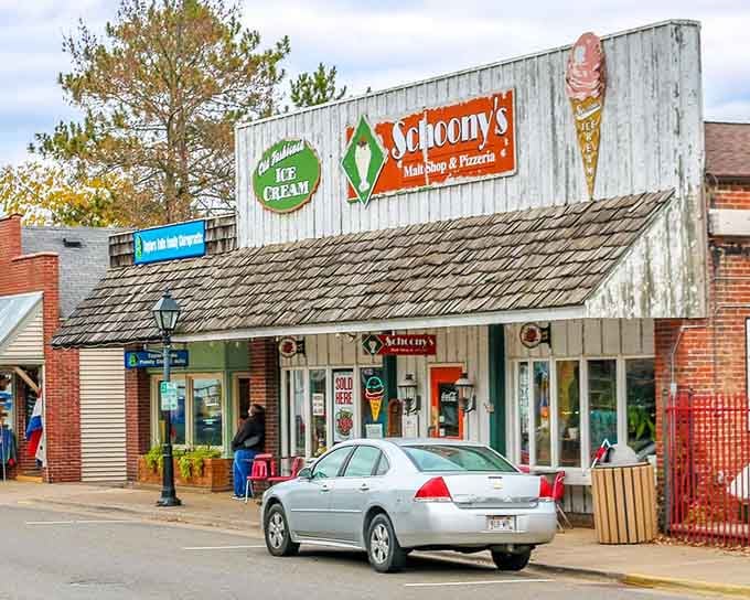 Schoony's retro sign and old-fashioned ice cream cone logo are practically shouting, "You have found exactly what you were looking for."