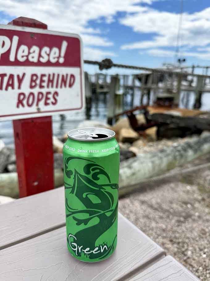 Even the canned drinks at Abbott's feel like part of the experience, best enjoyed with a view of the boats and the breeze.