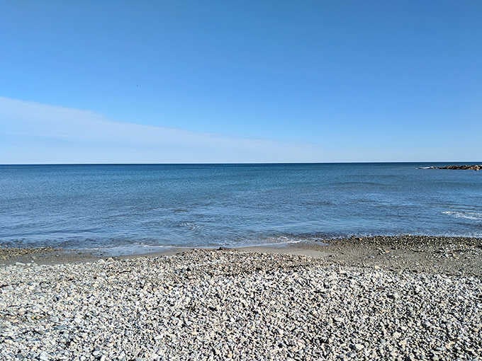 Smooth pebbles, blue water, and a horizon that stretches forever. Brant Rock Beach keeps things beautifully simple.