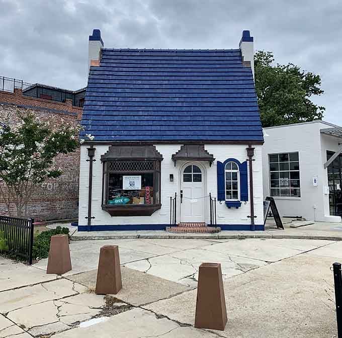 Peach Street Books is the tiniest, most charming little building on the block, proof that good things absolutely come in small, blue-roofed packages.