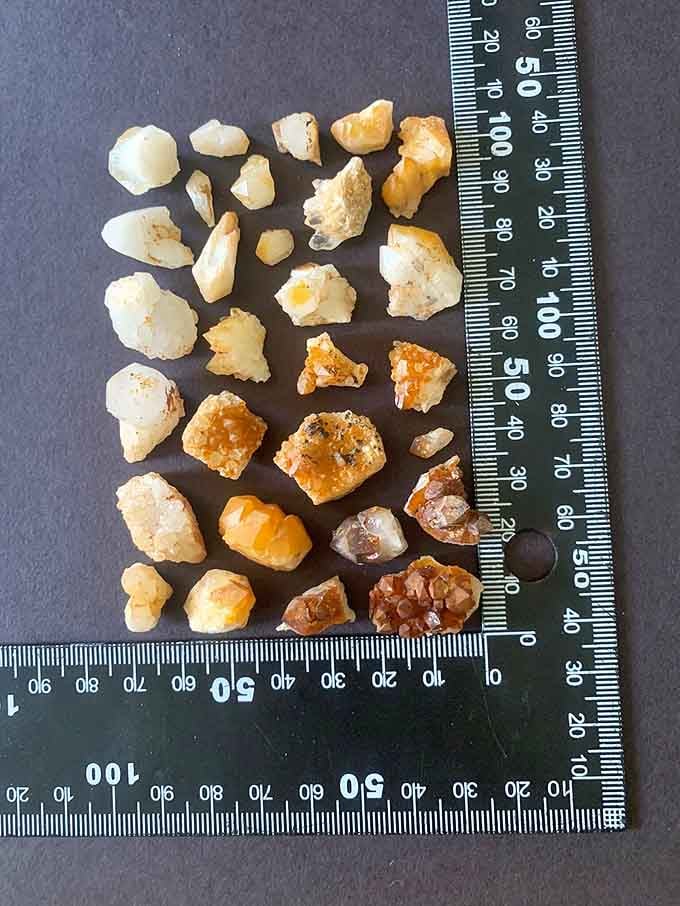 Small but mighty, these golden crystals prove that the best things really do come in small packages.