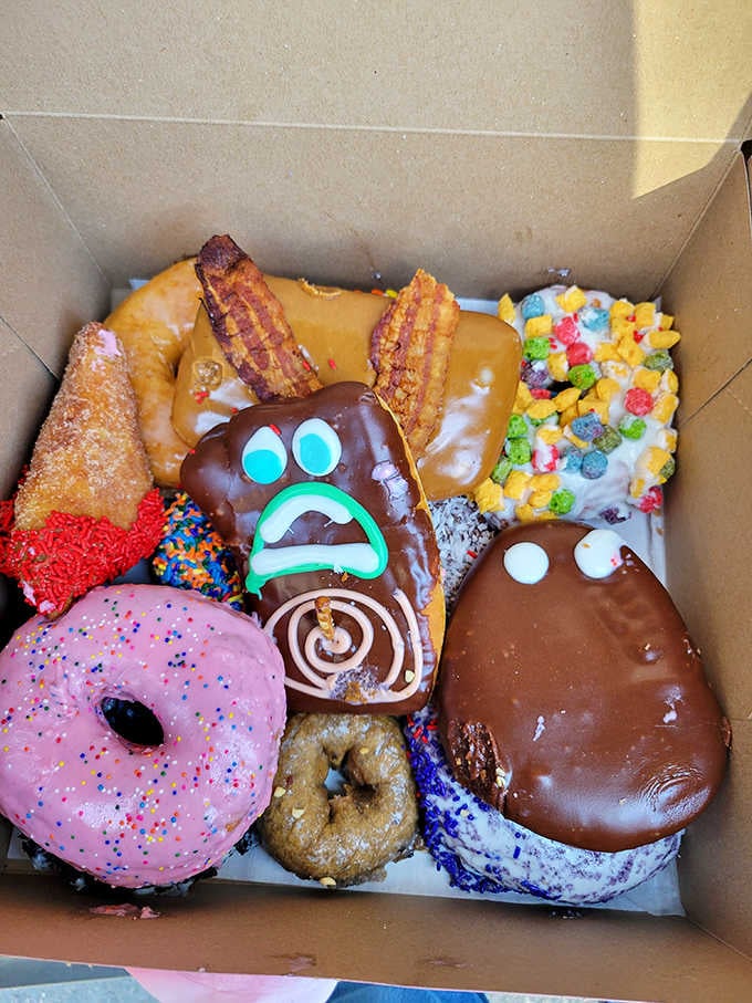 The Homer, the Bacon Maple Bar, and friends all crammed into one legendary box.