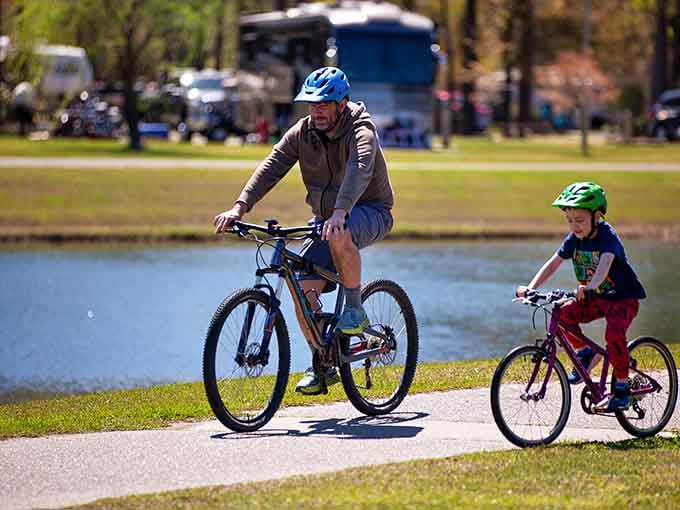 Lakeside bike rides with the kids, this is the kind of memory that sticks around long after the trip ends.