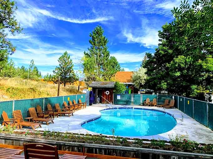 This pool offers mountain views and the perfect antidote to dusty trails and overenthusiastic outdoor adventures.