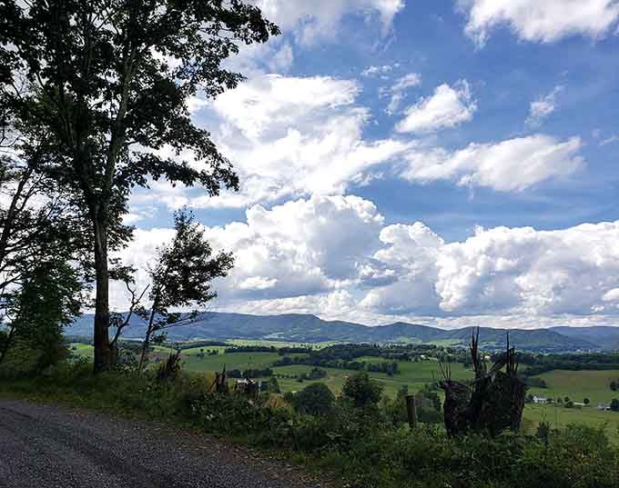 This overlook view reveals why people call it God's Thumbprint, though calling it nature's masterpiece works too.