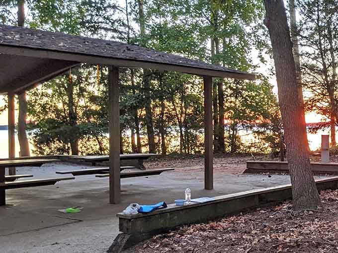 Covered picnic areas where you can enjoy meals with million-dollar views included free.