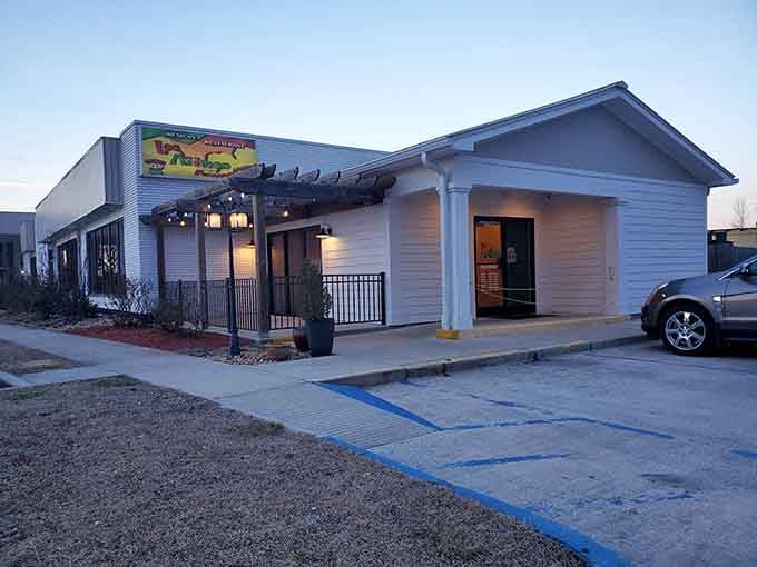 Los Amigos Mexican Grill brings bold flavors and warm lighting to Hamilton's dining scene, and the town is better for it.