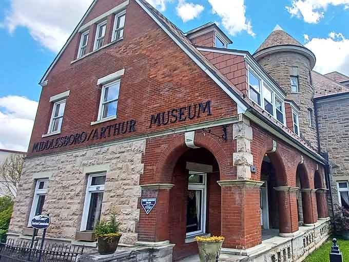 That turret alone earns the Middlesboro Arthur Museum a spot on every architecture lover's must-visit list immediately.