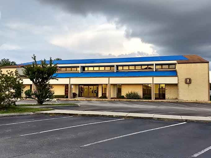 Even the post office looks inviting here, which tells you everything about Oldsmar's commitment to pleasant community spaces.