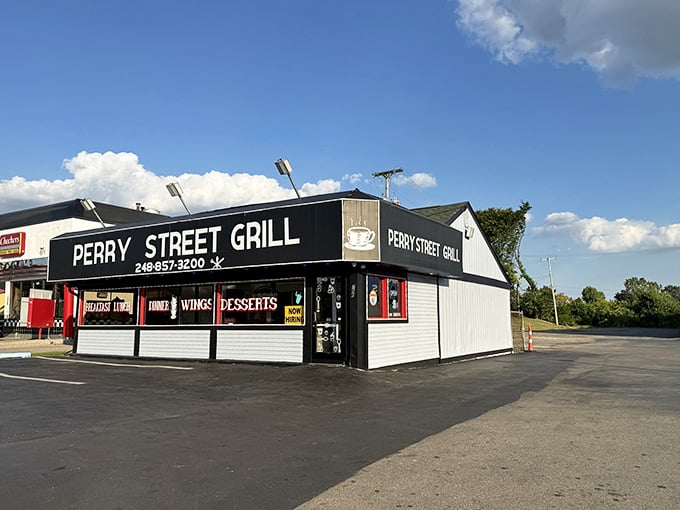 Perry Street Grill keeps it simple and honest, breakfast, lunch, dinner, wings, and desserts, which is really all anyone needs.