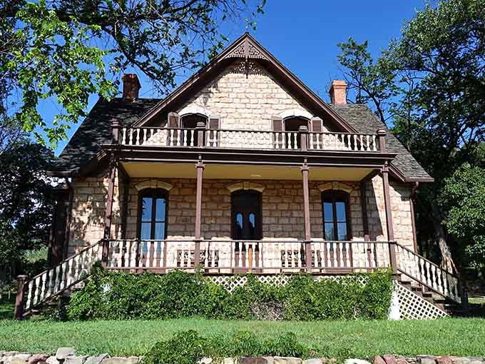 The Chambers House looks like it has stories to tell and absolutely no intention of rushing through them.