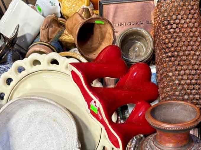 Ceramic pieces, decorative bowls, and curious objects that make you ask, "Where has this been all my life?"