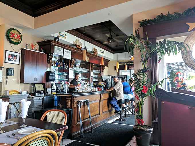 A proper bar with good energy and cold drinks. Every great seafood meal deserves a proper opening act.