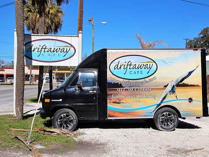 That catering truck parked outside is proof that Driftaway Cafe's good food doesn't stay put for long.