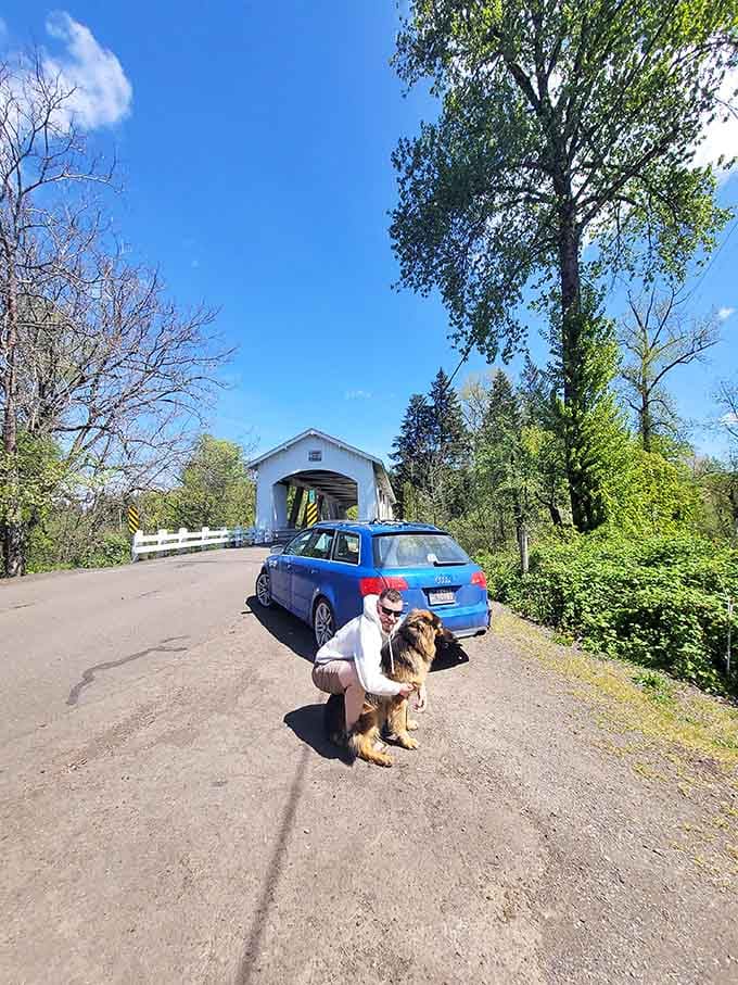 Even the dog knows this place is special. Smart dog. Very good taste in Oregon landmarks.