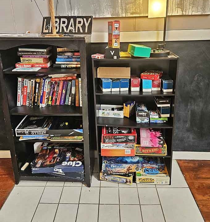 Board games and books mean you can settle in for the afternoon and make this your new favorite hangout.
