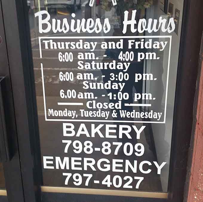 Thursday through Sunday, starting at six in the morning, Napoli's is open and ready before most people find their car keys.