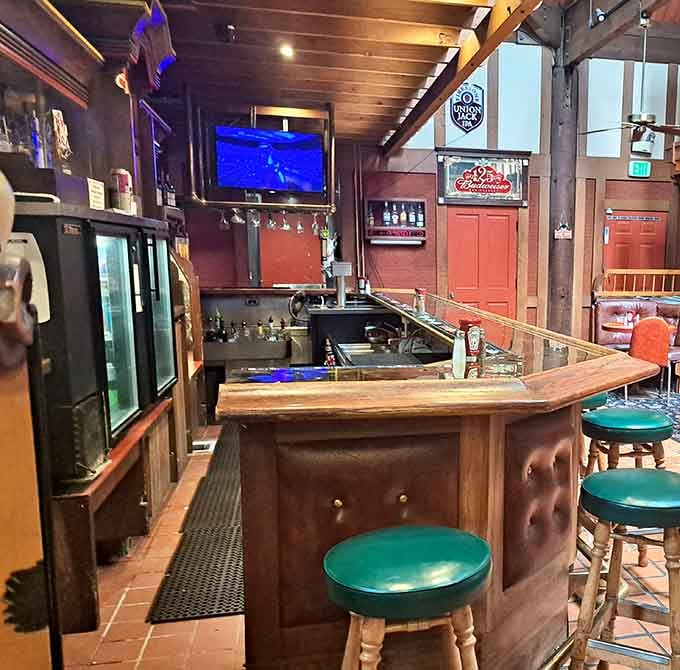 Green bar stools, a wood-trimmed counter, and a game on the TV overhead make this the coziest pit stop on I-5.
